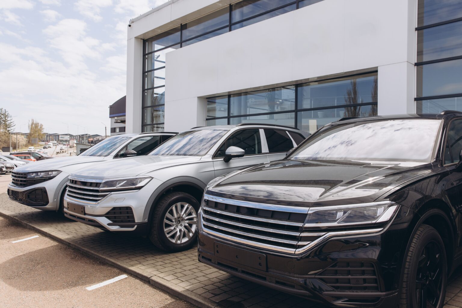 How to Safely Transport a Luxury Car: Costs, Risks & Best Options